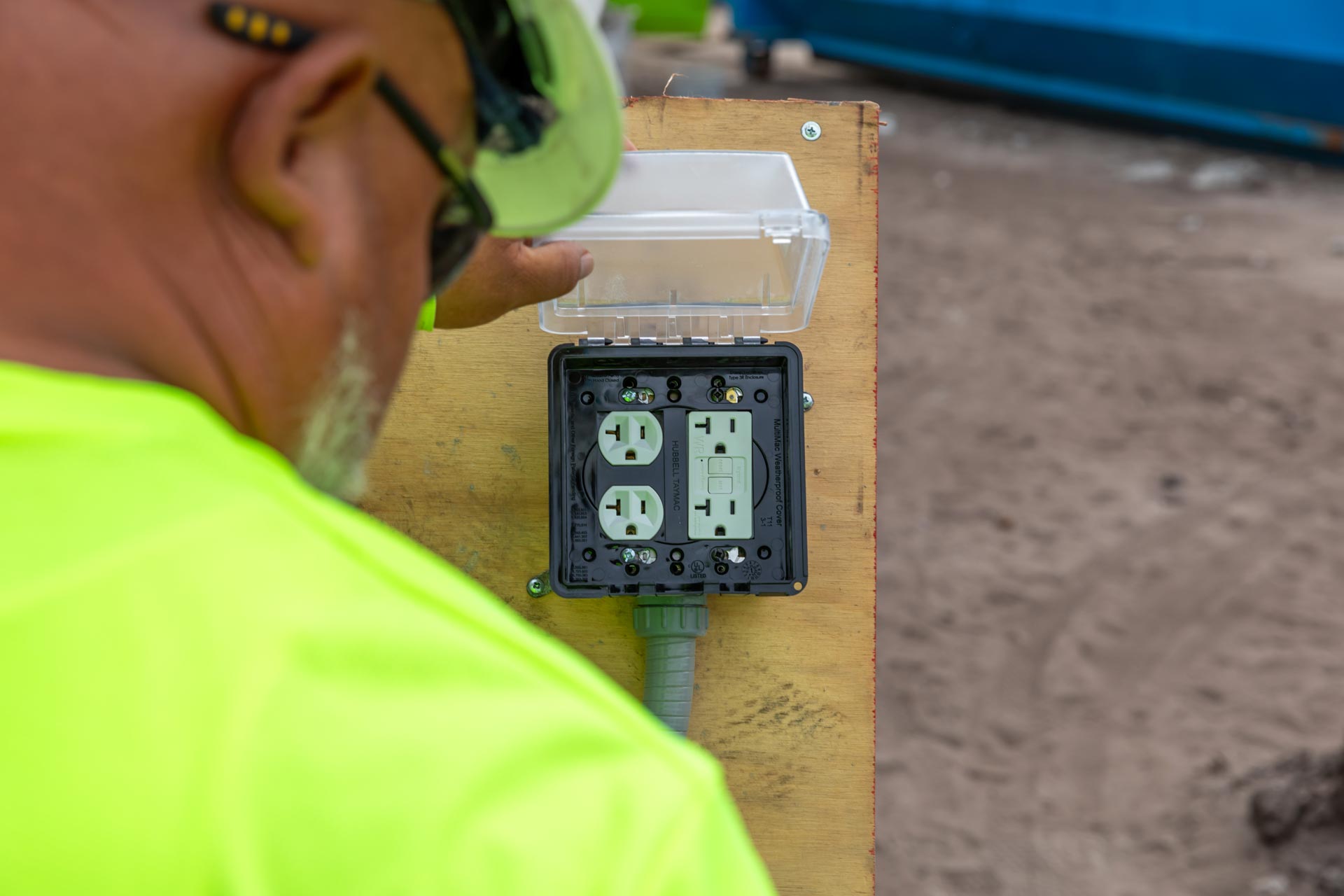 Commercial Electrician: Palm Beach Gardens, Lake Worth, Jupiter, FL